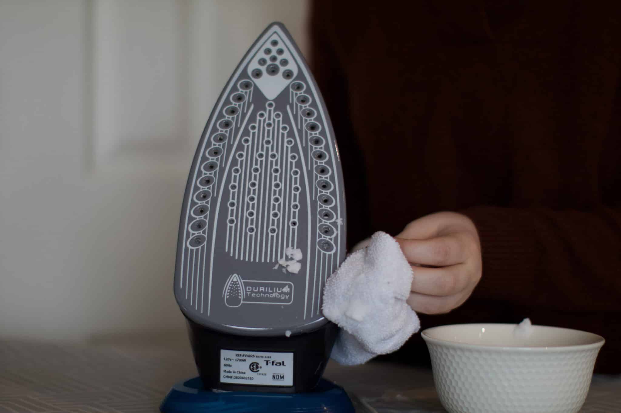 4 Easy Steps to Clean an Iron - House Work
