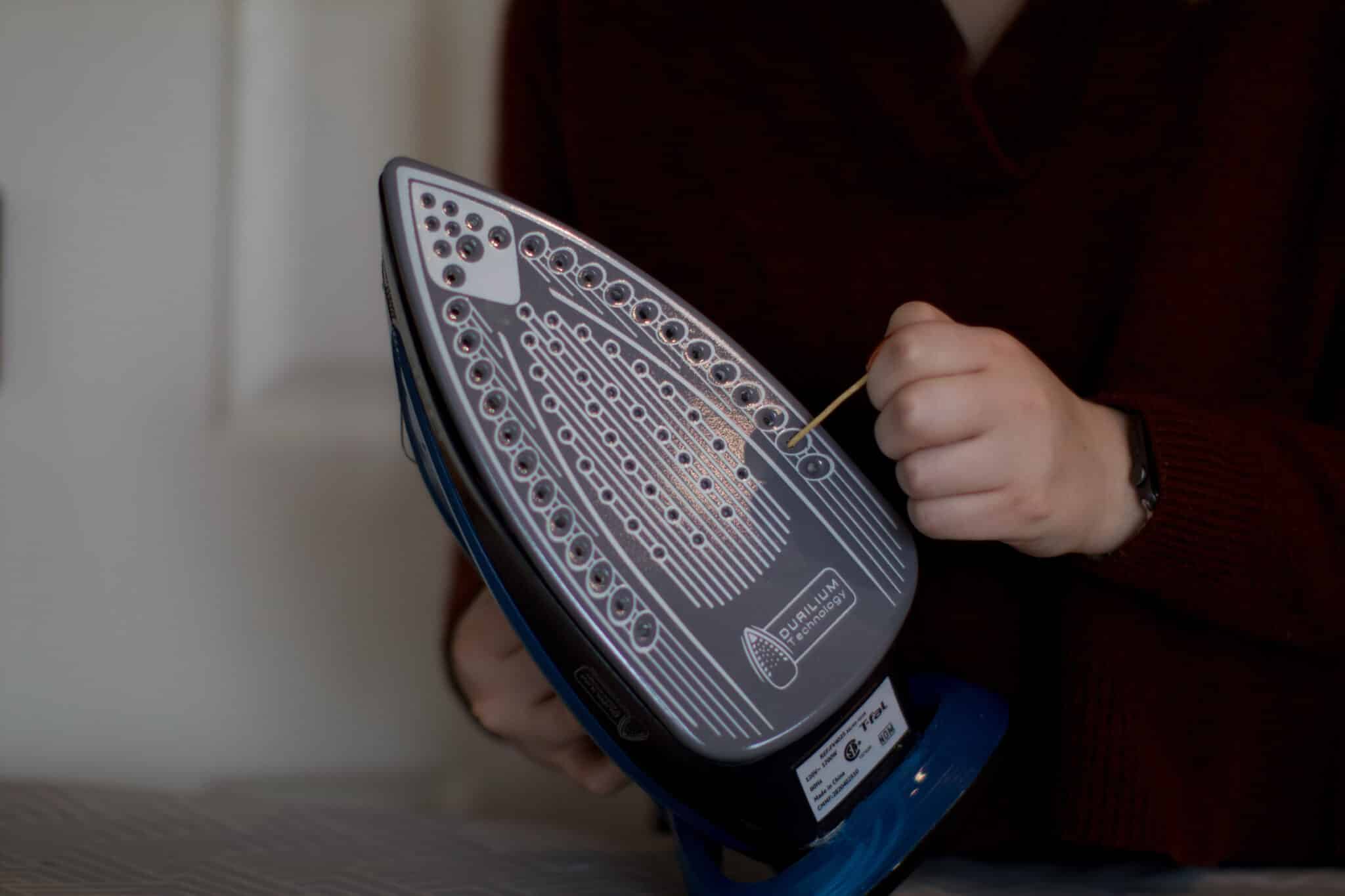 4 Easy Steps to Clean an Iron - House Work